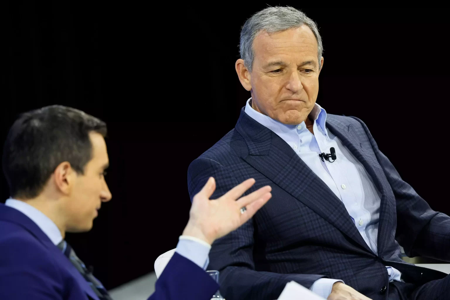 Rephrase the title:The former CFO of Disney slams Bob Iger's approach ...